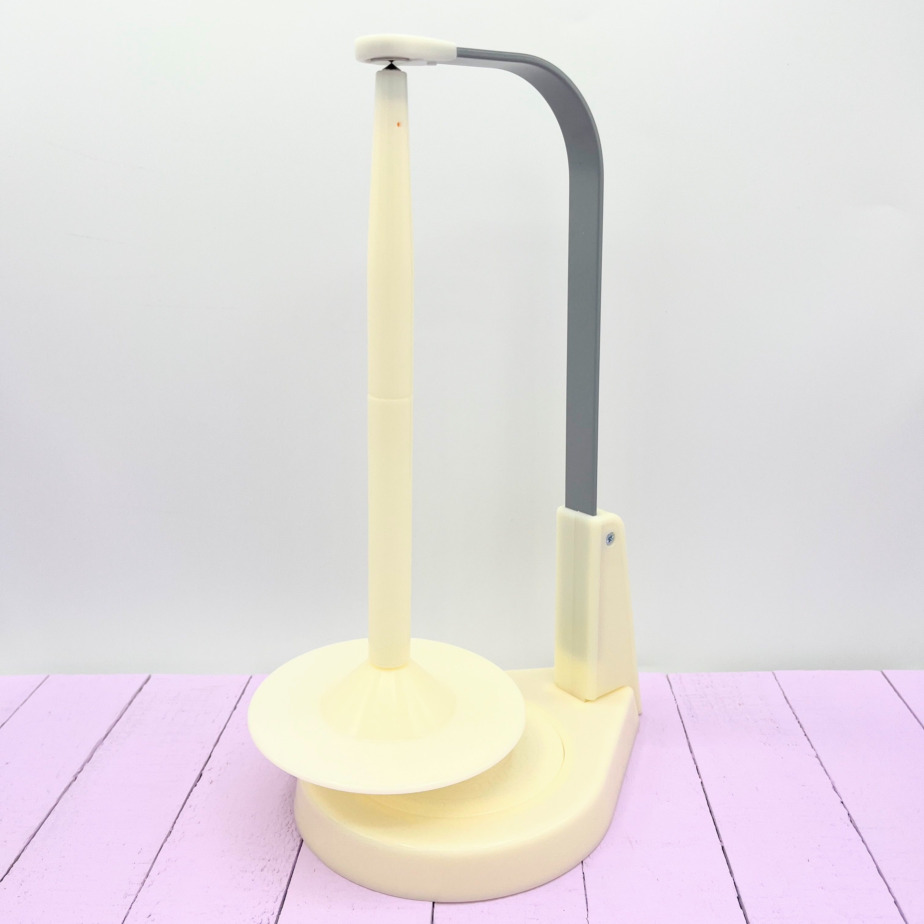 The Wool Jeanie - Magnetic Pendulum Yarn Holder– Munimade