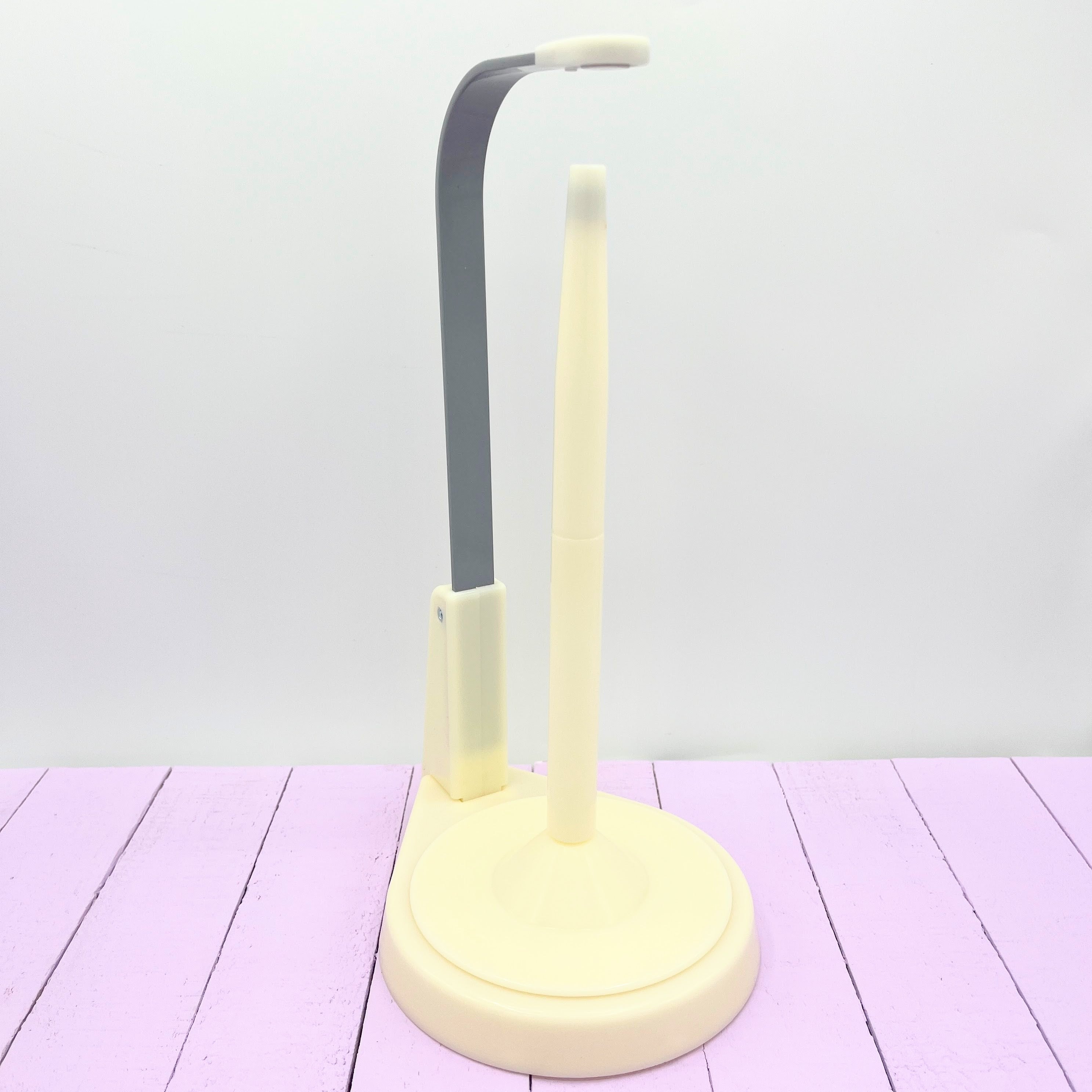 The Wool Jeanie - Magnetic Pendulum Yarn Holder– Munimade